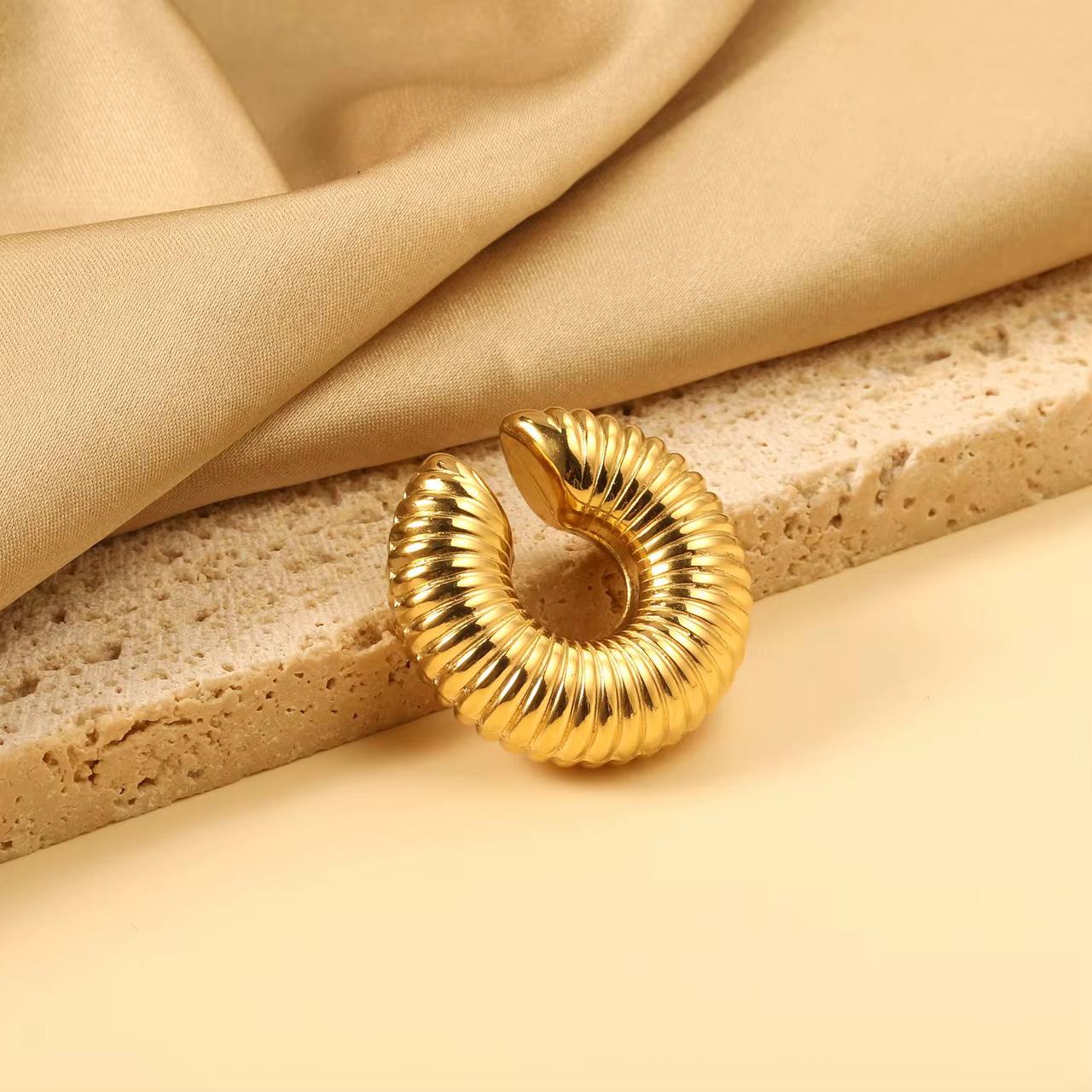 Ear Cuffs (single ) – Rosy
